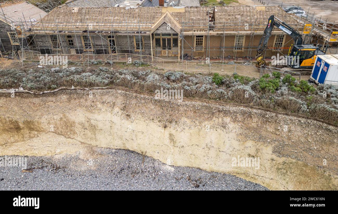 Demolition the former victorian hotel that was later to become hi-res ...