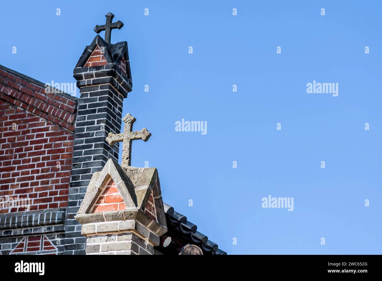 Cross culture hi-res stock photography and images - Alamy