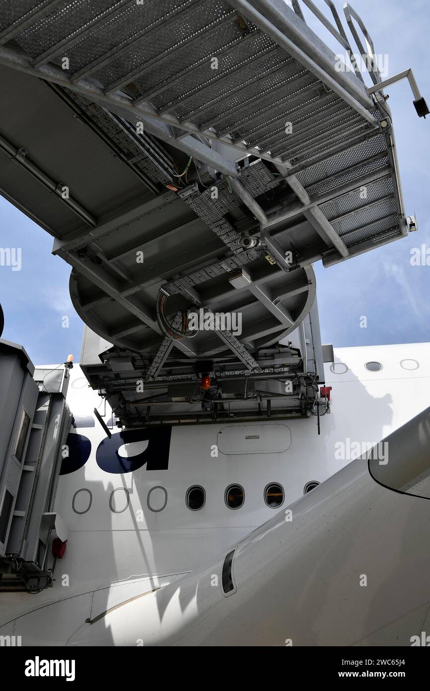 Lufthansa Airbus A380-800 with docked passenger boarding bridges at ...