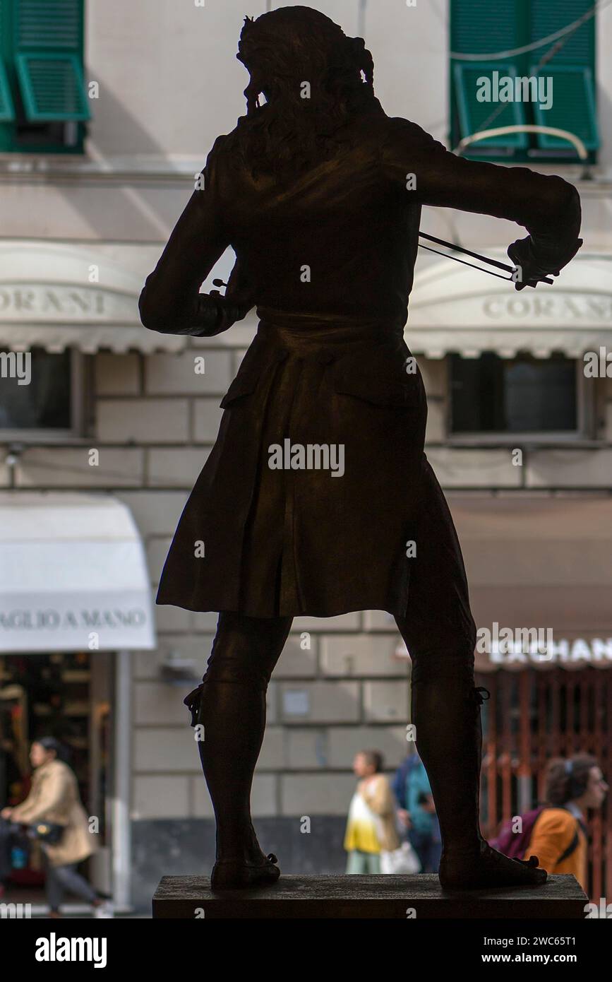 Silhouette of the bronze statue of the violinist Niccolo Paganini by ...