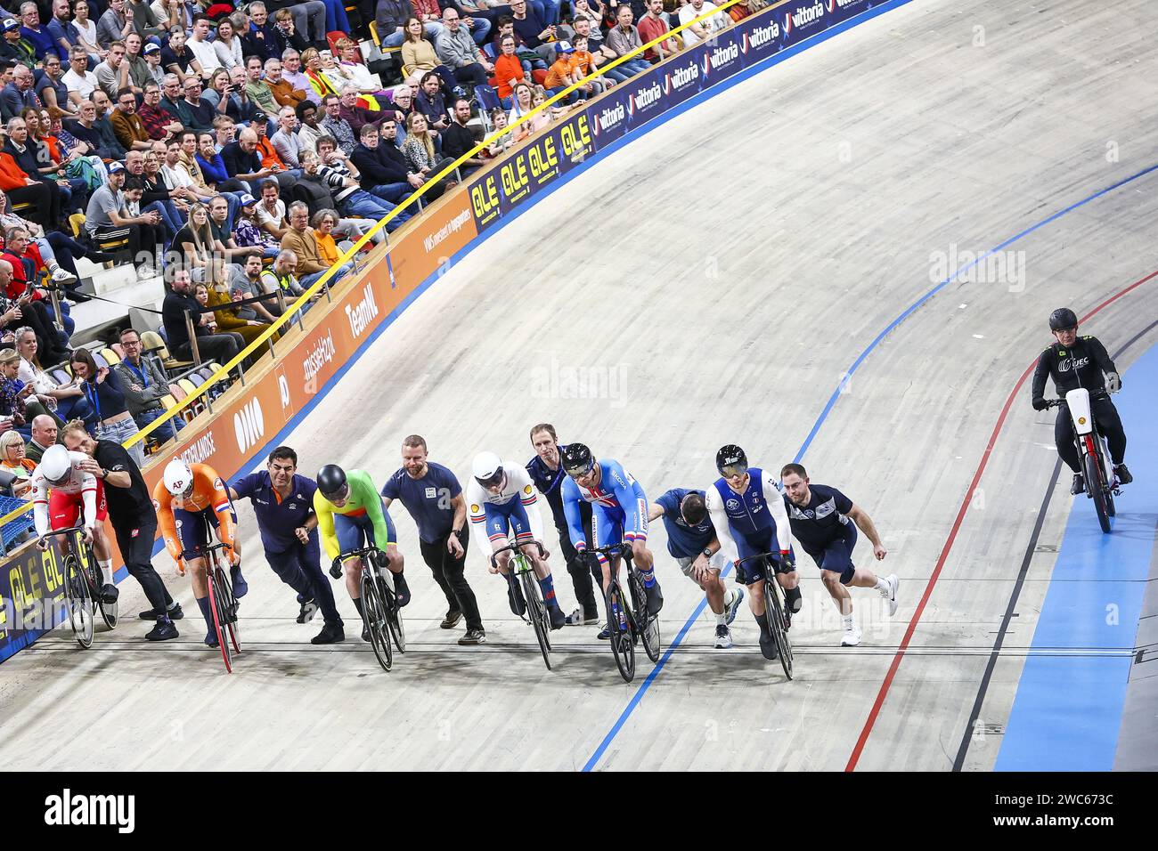 APELDOORN - Atmospheric image of Jeffrey Hoogland starting in the 1/2 ...