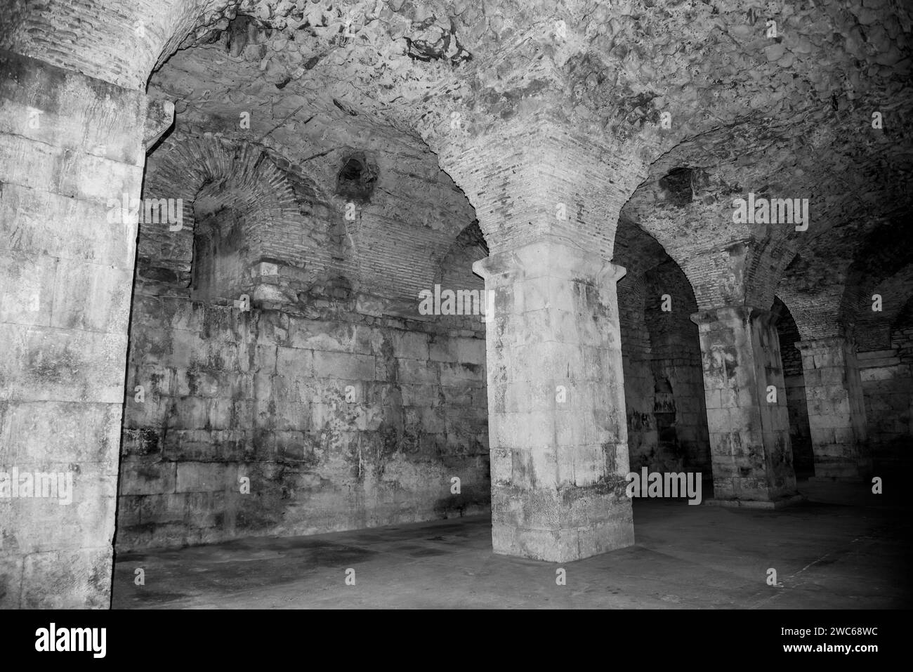 Old stone ruins Stock Photo - Alamy