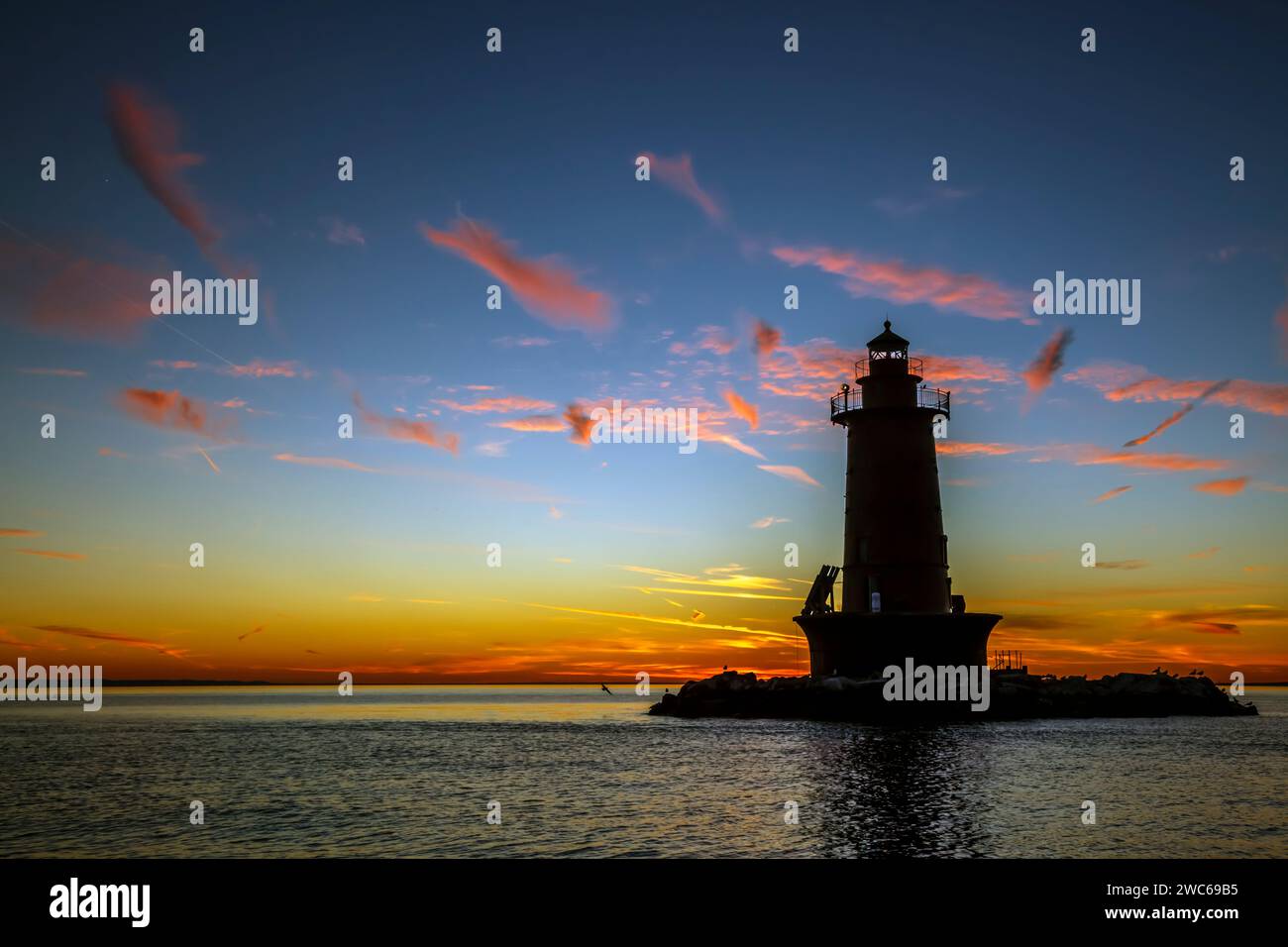 York bay lighthouse hi-res stock photography and images - Alamy