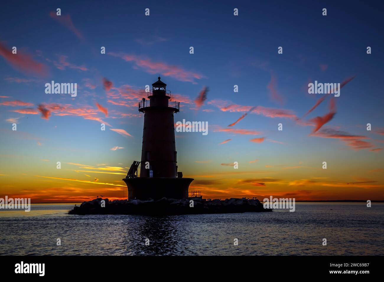 Nyc lighthouse hi-res stock photography and images - Alamy