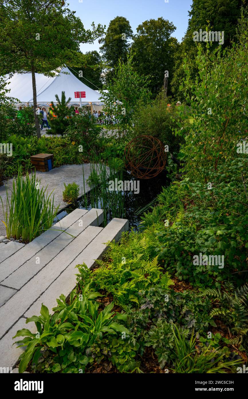 Constructing Minds show garden competition entry (sculptural ornamental ...