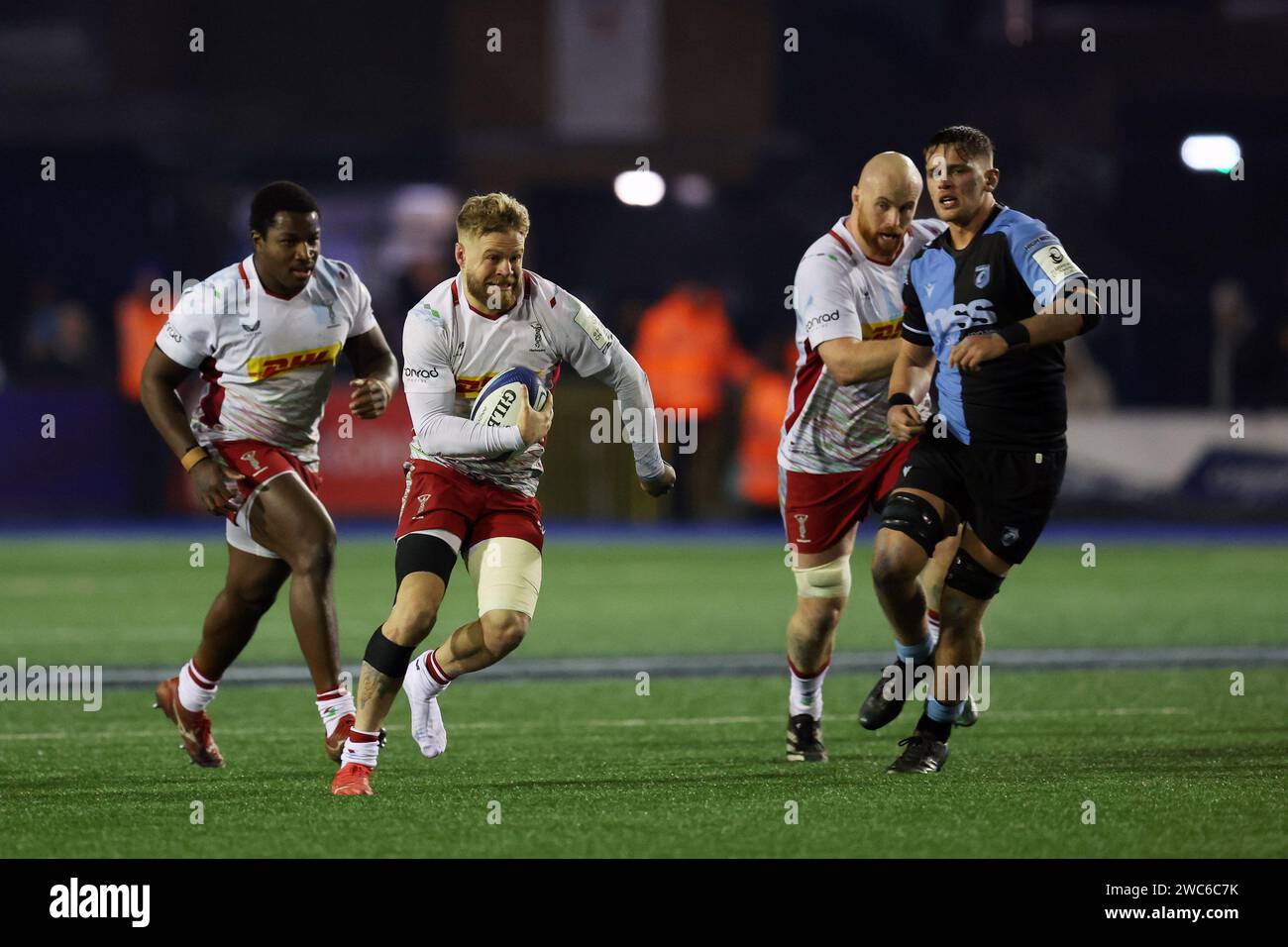 Cardiff, UK. 13th Jan, 2024. Tyrone Green of Harlequins makes a break ...