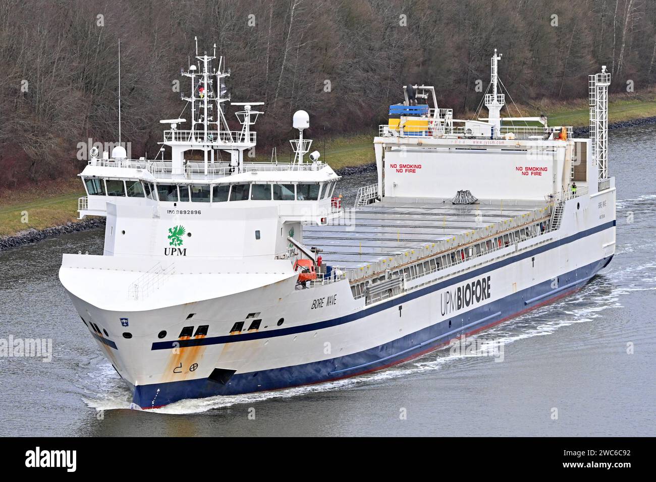 RO-RO-Ship BORE WAVE passing the Kiel Canal Stock Photo - Alamy