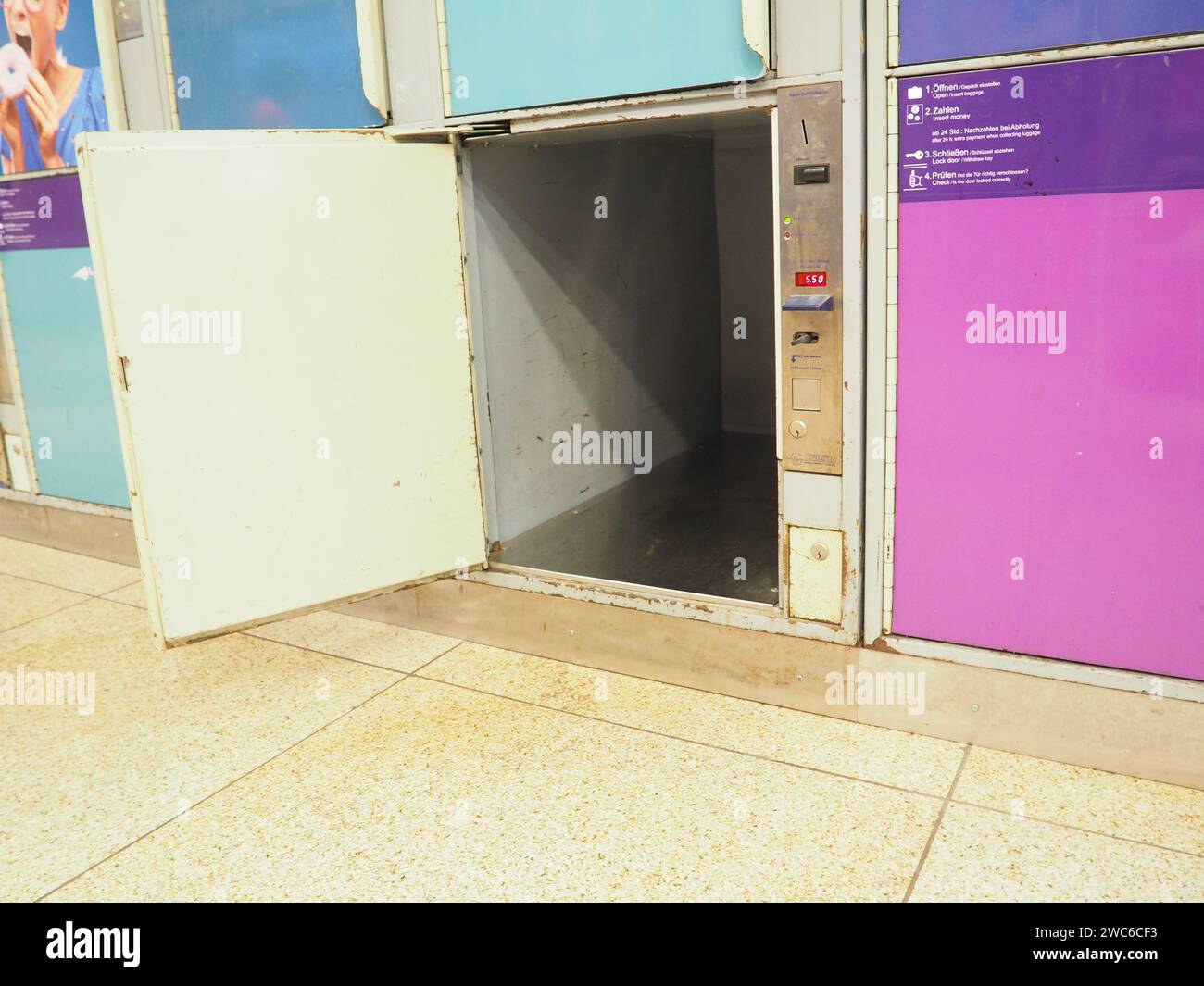 Train station lockers hi-res stock photography and images - Alamy