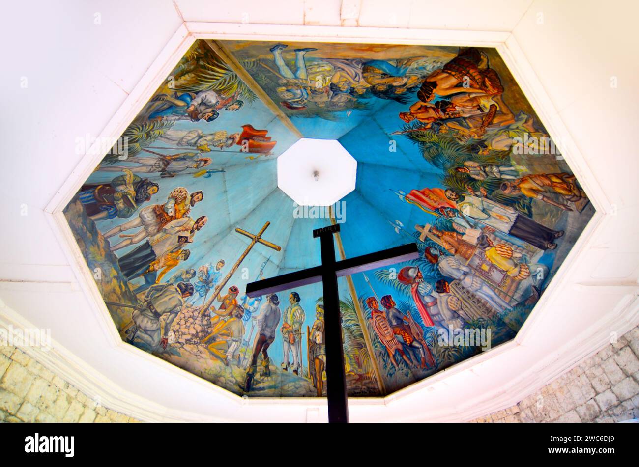 Magellan's Cross inside the pavilion located at Plaza Sugbu Stock Photo ...
