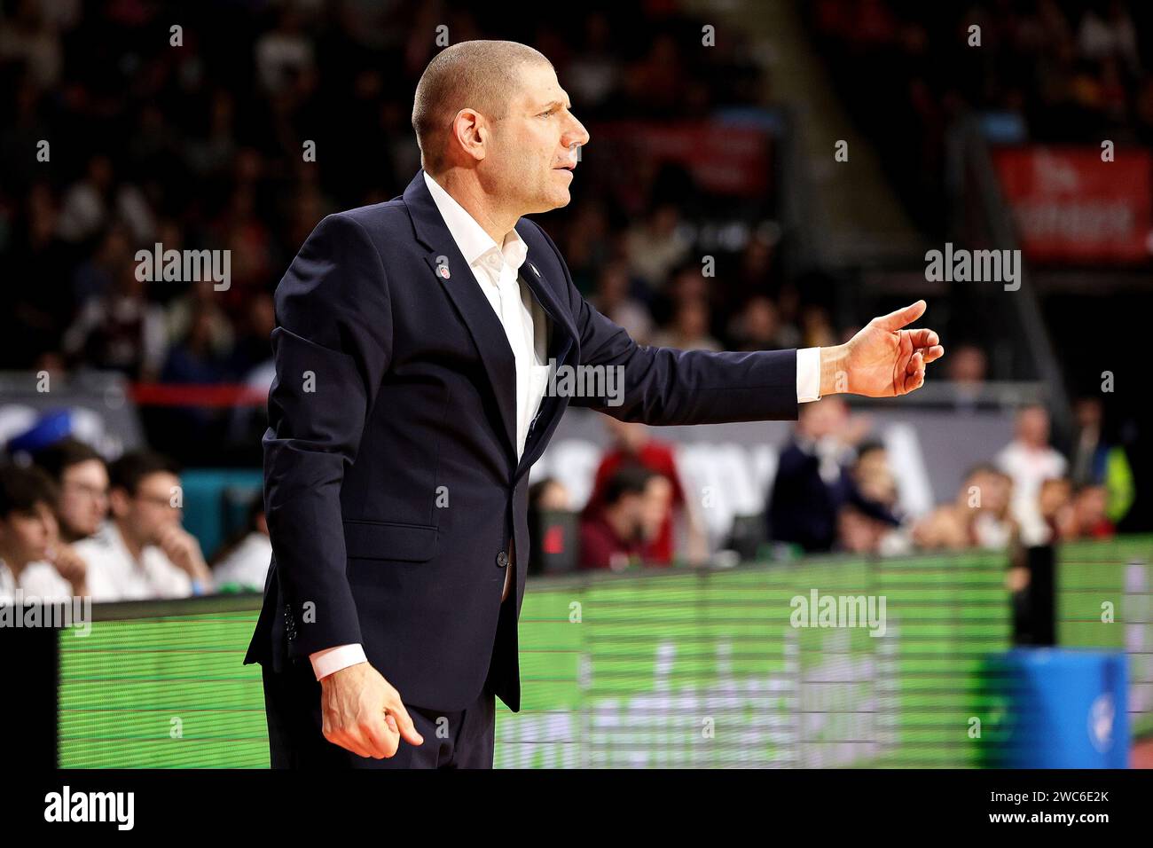 Oren Amiel (Bamberg Baskets, Cheftrainer) gibt Anweisungen. GER, FC ...
