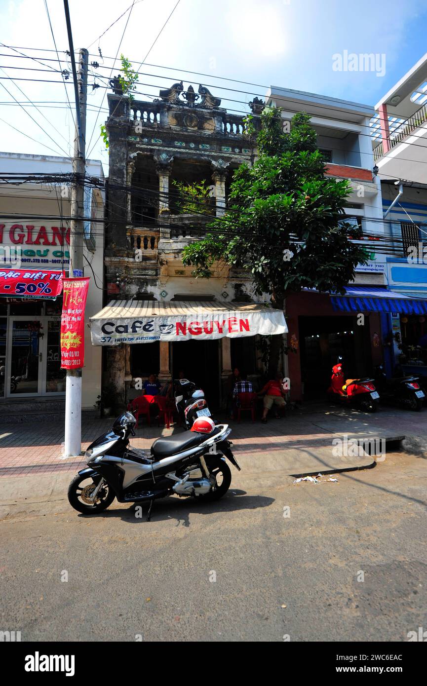 strong motorcycle an road traffic in vietnam motorcycle traffic in ...