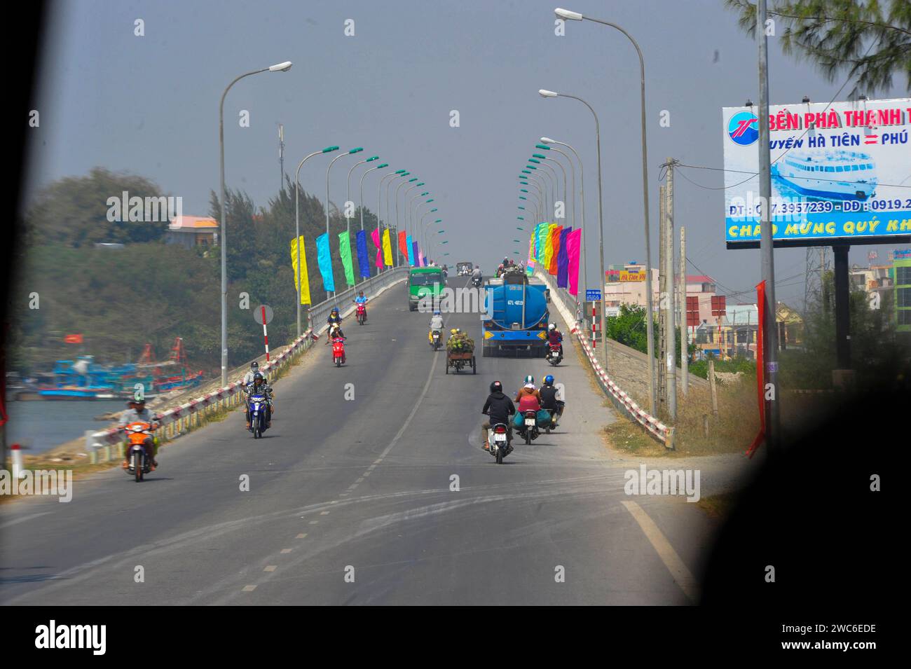 strong motorcycle an road traffic in vietnam motorcycle traffic in ...