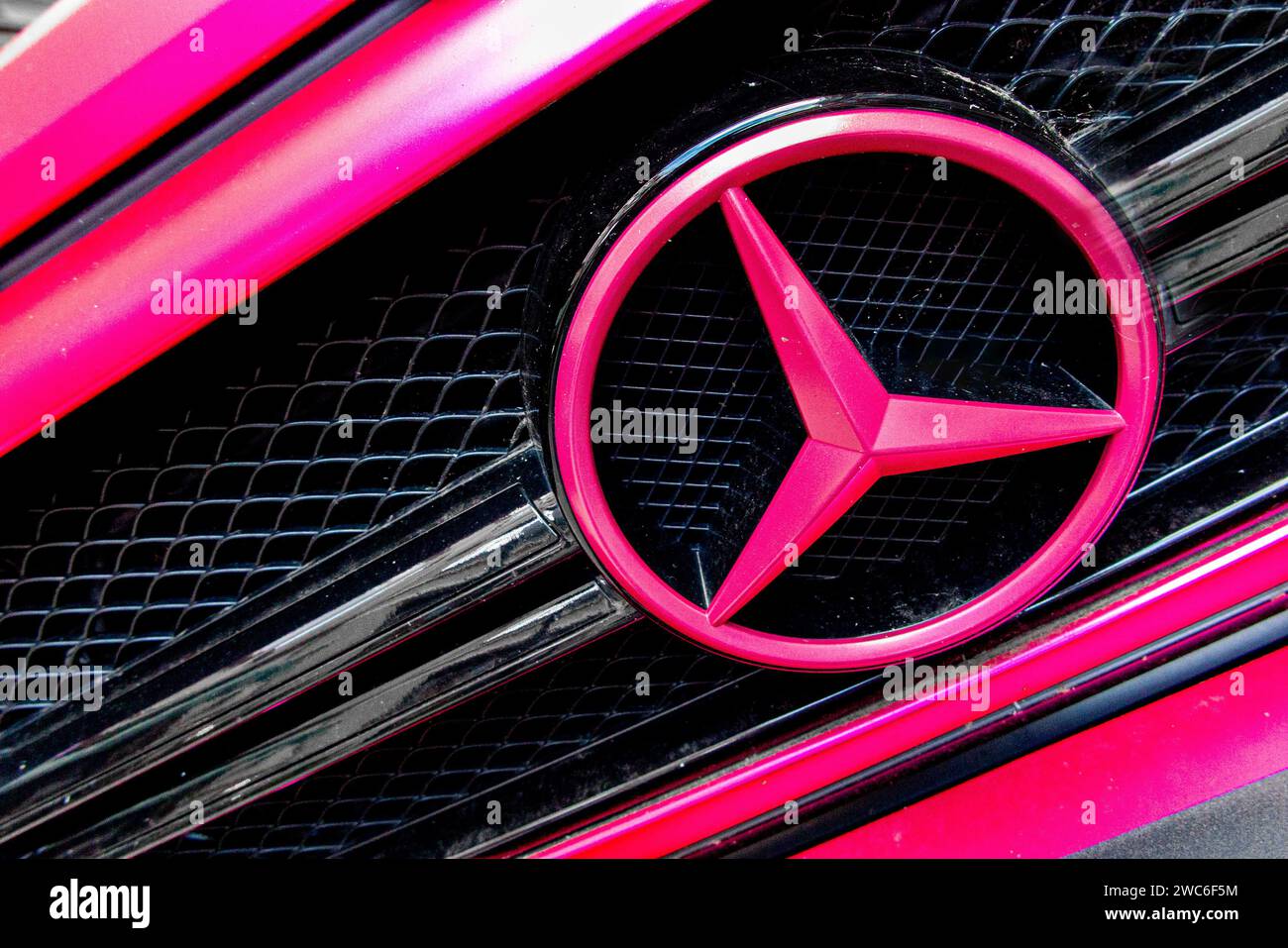 Detail of an electric pink Mercedes Benz G Wagon Stock Photo - Alamy