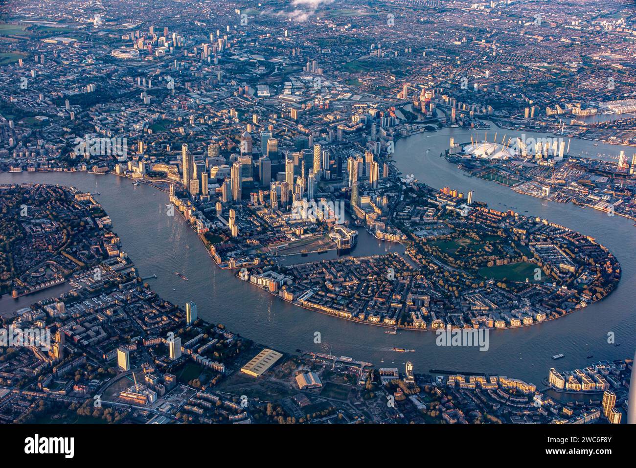 Canary Wharf, the Millenium Dome and the docklands on the Isle of Dogs ...