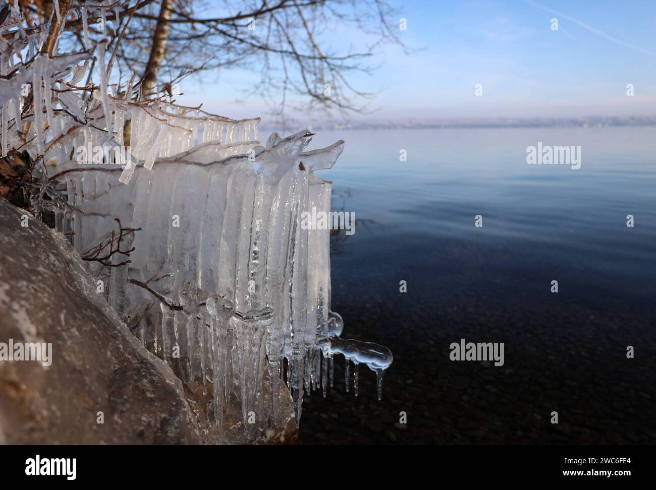 Tutzing, Bayern, Deutschland 14. Januar 2024: Ein Wintertag in Tutzing ...