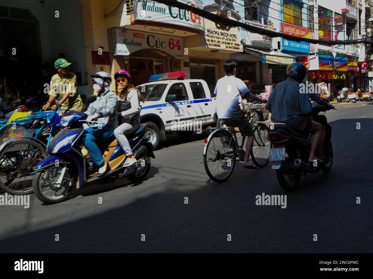 strong motorcycle an road traffic in vietnam motorcycle traffic in ...