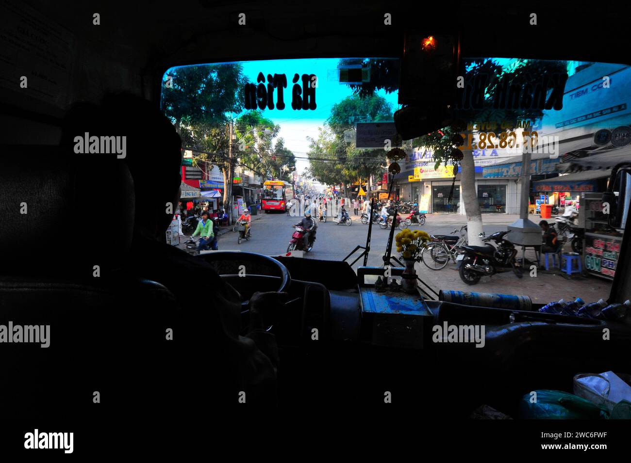 strong motorcycle an road traffic in vietnam motorcycle traffic in ...