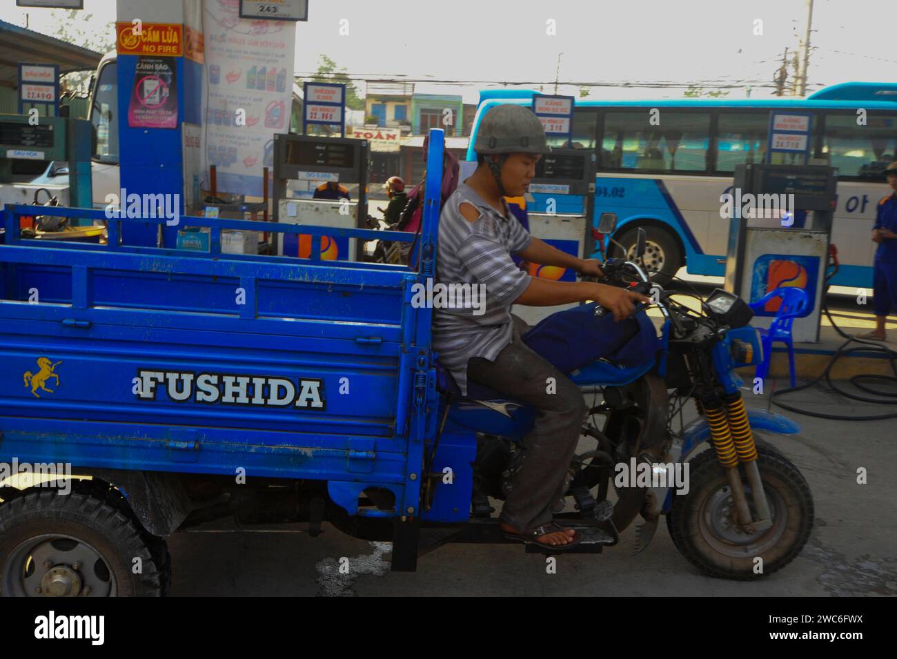 strong motorcycle an road traffic in vietnam motorcycle traffic in ...