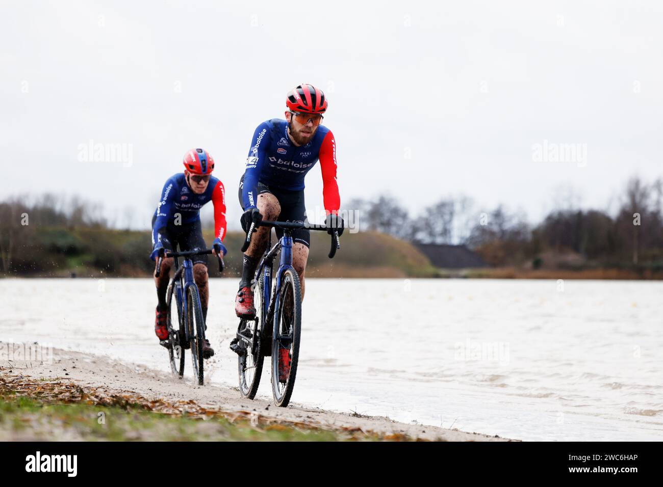 HOOGEVEEN - Winner Joris Nieuwenhuis (R) and Pim Ronhaar (L) in action ...