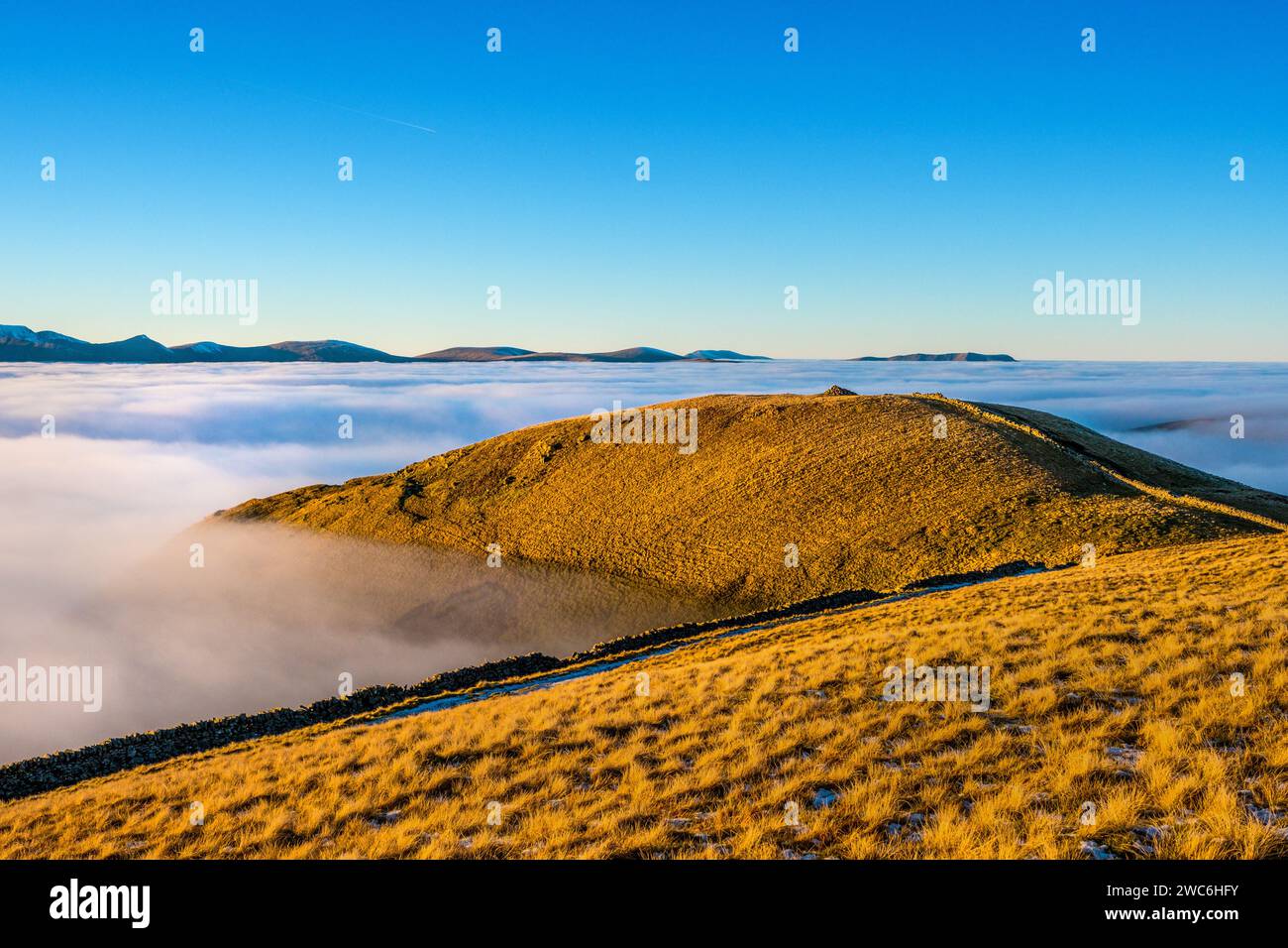 A cloud inversion / temperature inversion in the Lake District National ... A cloud inversion / temperature inversion in the Lake District National ...