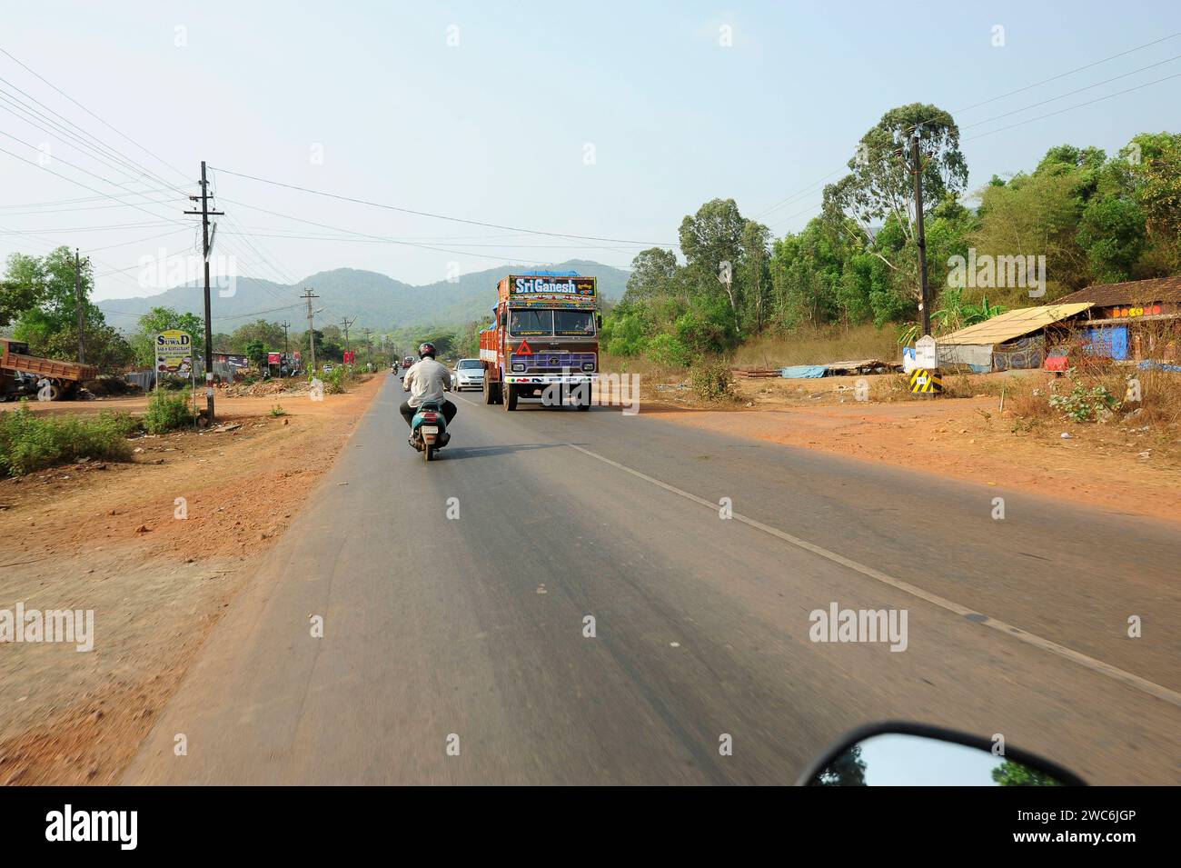 strong motorcycle an road traffic in india motorcycle traffic in india ...
