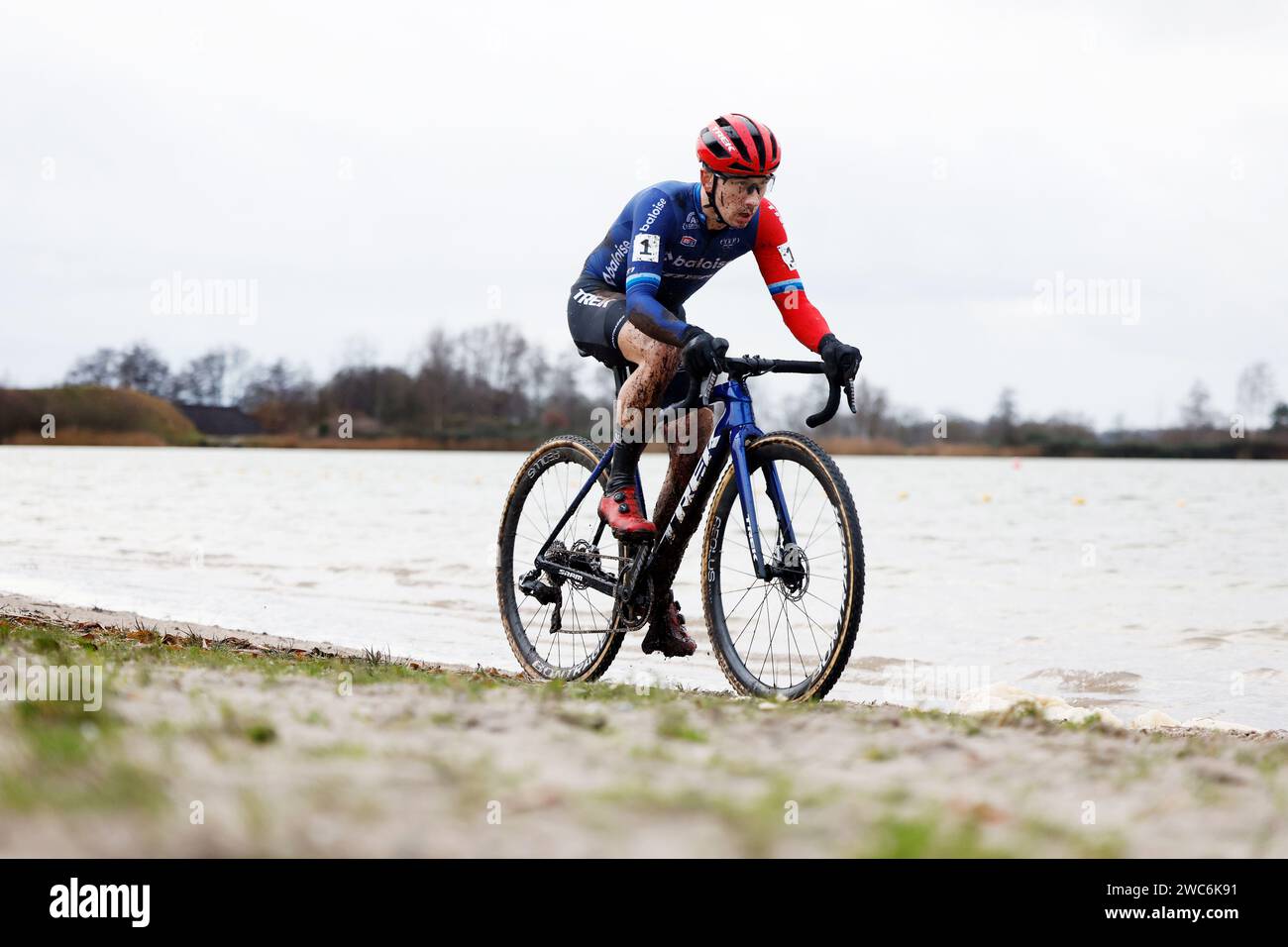 HOOGEVEEN - Lars van der Haar in action during the Dutch cyclo-cross ...