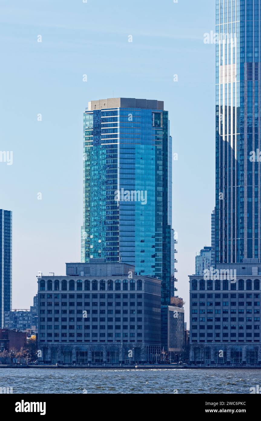 Cetra/Ruddy designed 77 Hudson Street, a 48-floor, irregularly shaped ...