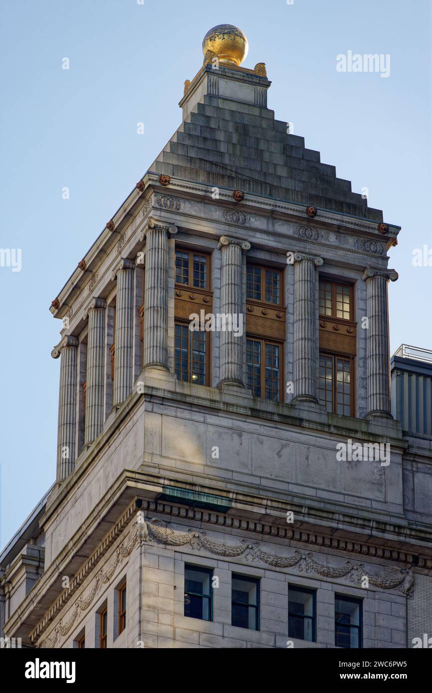 Spirit of communication statue hi-res stock photography and images - Alamy