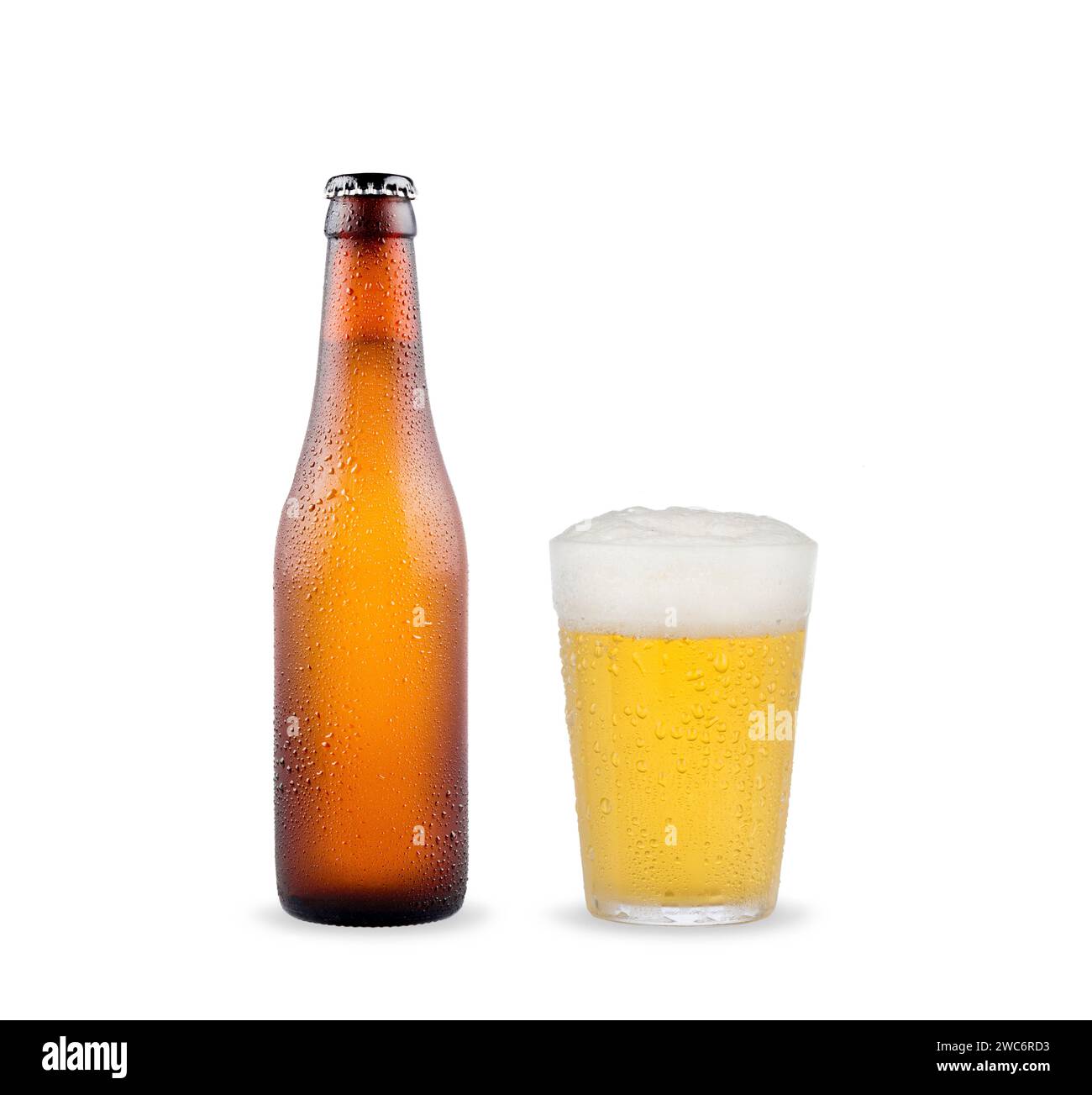 Full bottle beer drops hi-res stock photography and images - Alamy