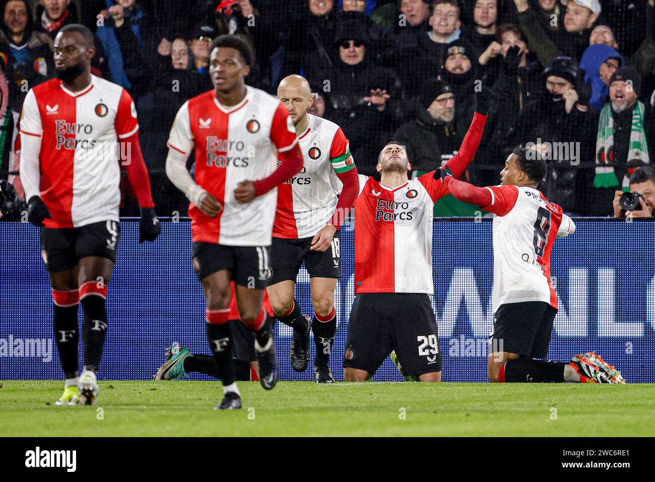ROTTERDAM, NEDERLAND - JANUARY 14: Santiago Gimenez of Feyenoord ...