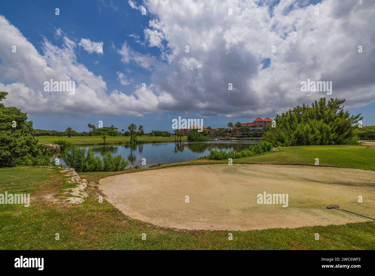 Golf and lake backdrop hi-res stock photography and images - Alamy