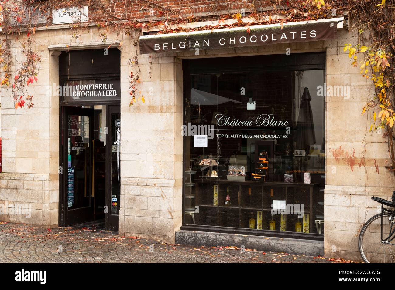 Belgian chocolate shop window display hi-res stock photography and ...