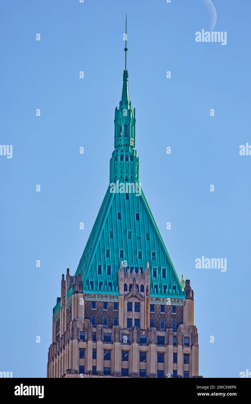A verdigris pyramid and cupola marks 40 Wall Street, an historic ...