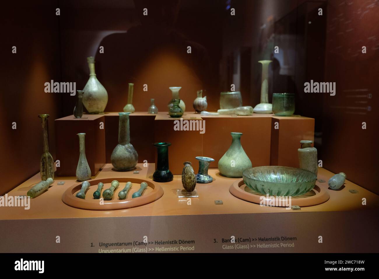 Historical architecture pieces hi-res stock photography and images - Alamy