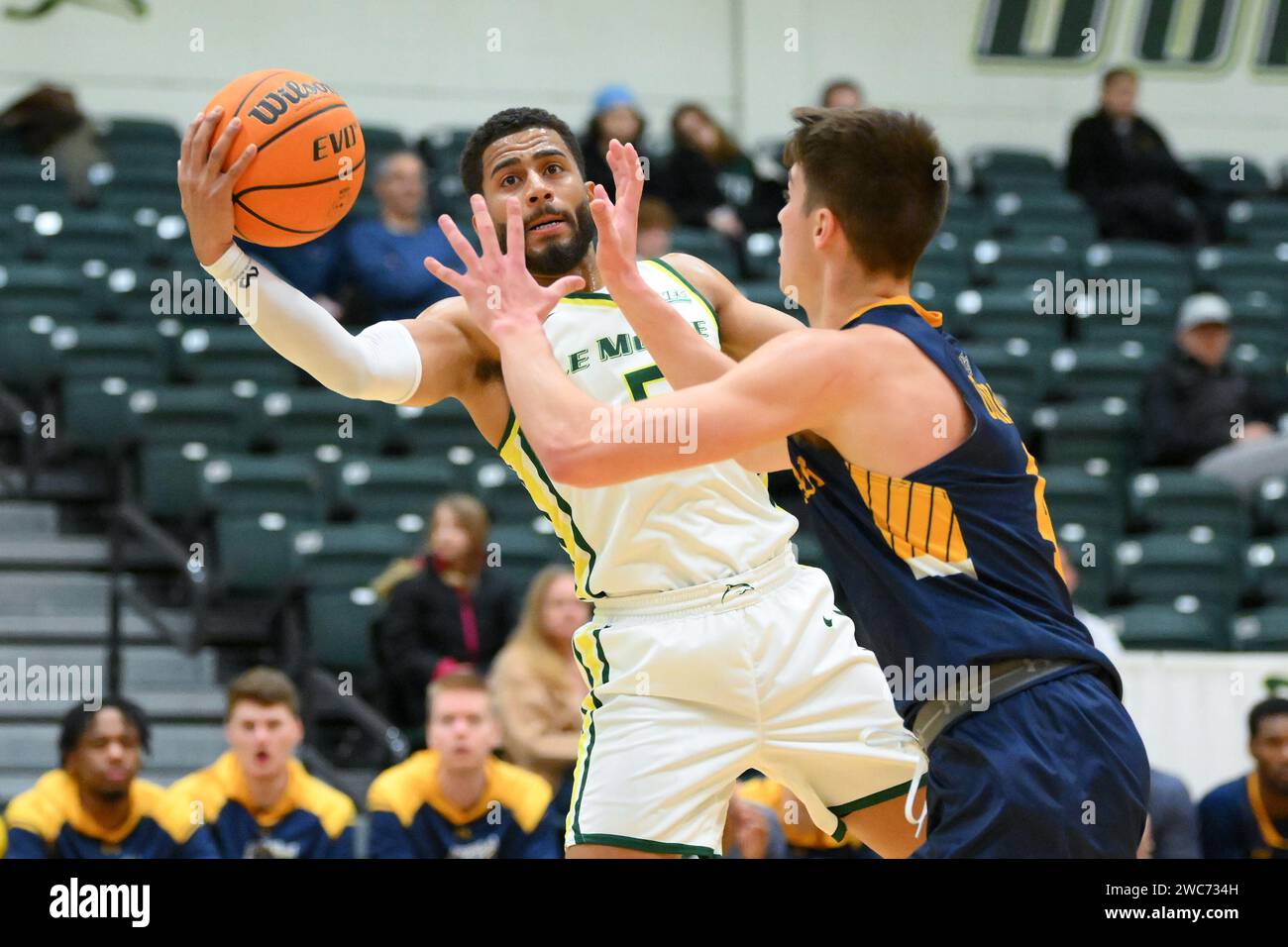 Syracuse, NY, USA. 13th Jan, 2024. Le Moyne Dolphins guard Isaiah ...