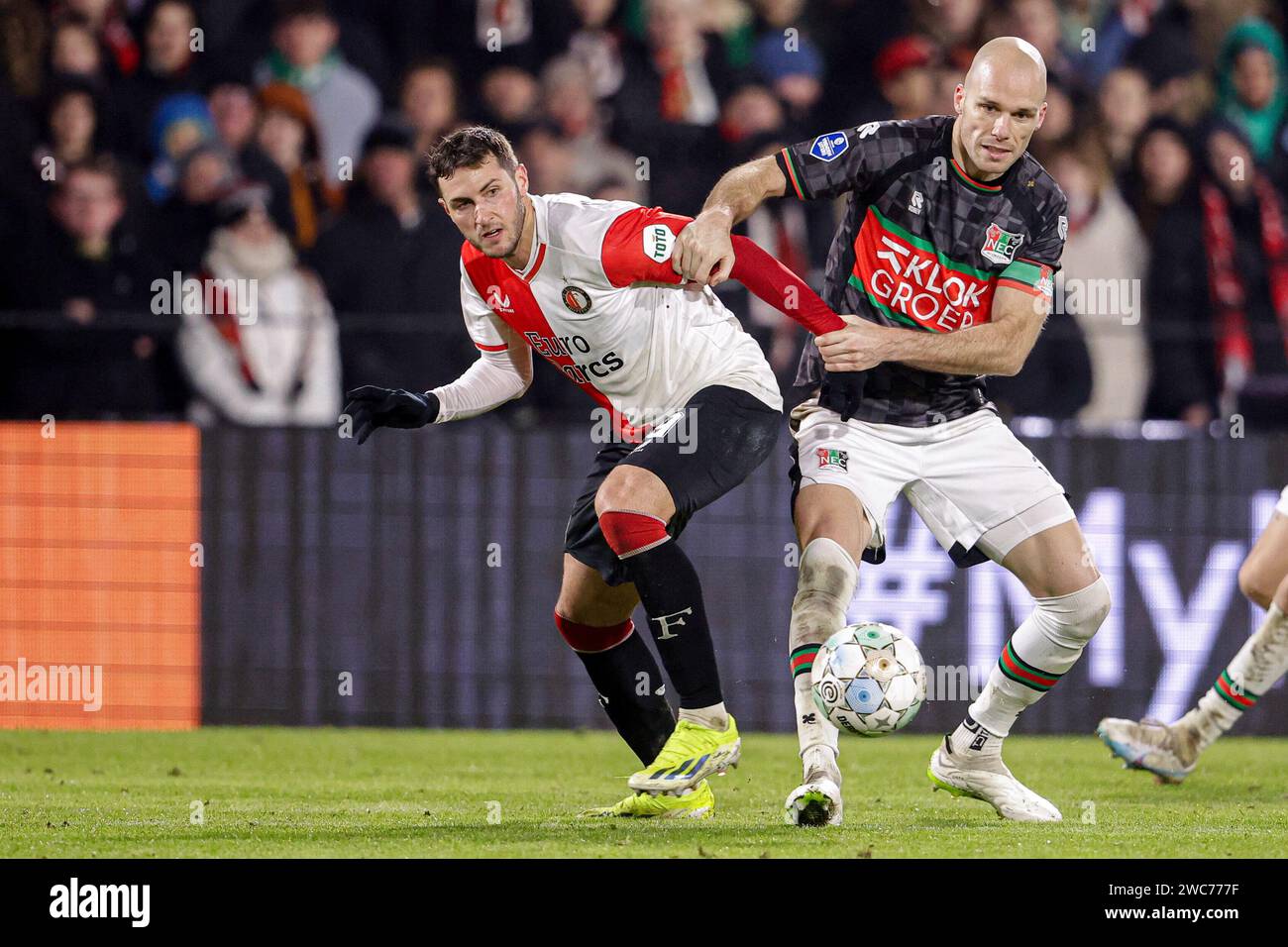 Rotterdam, Nederland. 14th Jan, 2024. ROTTERDAM, NEDERLAND - JANUARY 14: Santiago Gimenez of ...