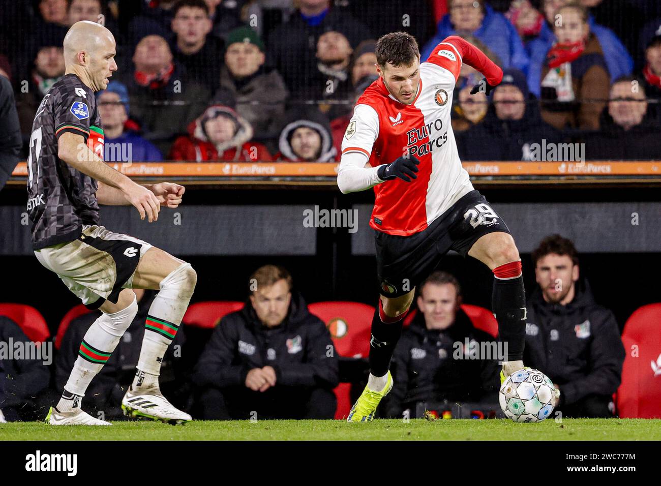 Rotterdam, Nederland. 14th Jan, 2024. ROTTERDAM, NEDERLAND - JANUARY 14: Santiago Gimenez of ...