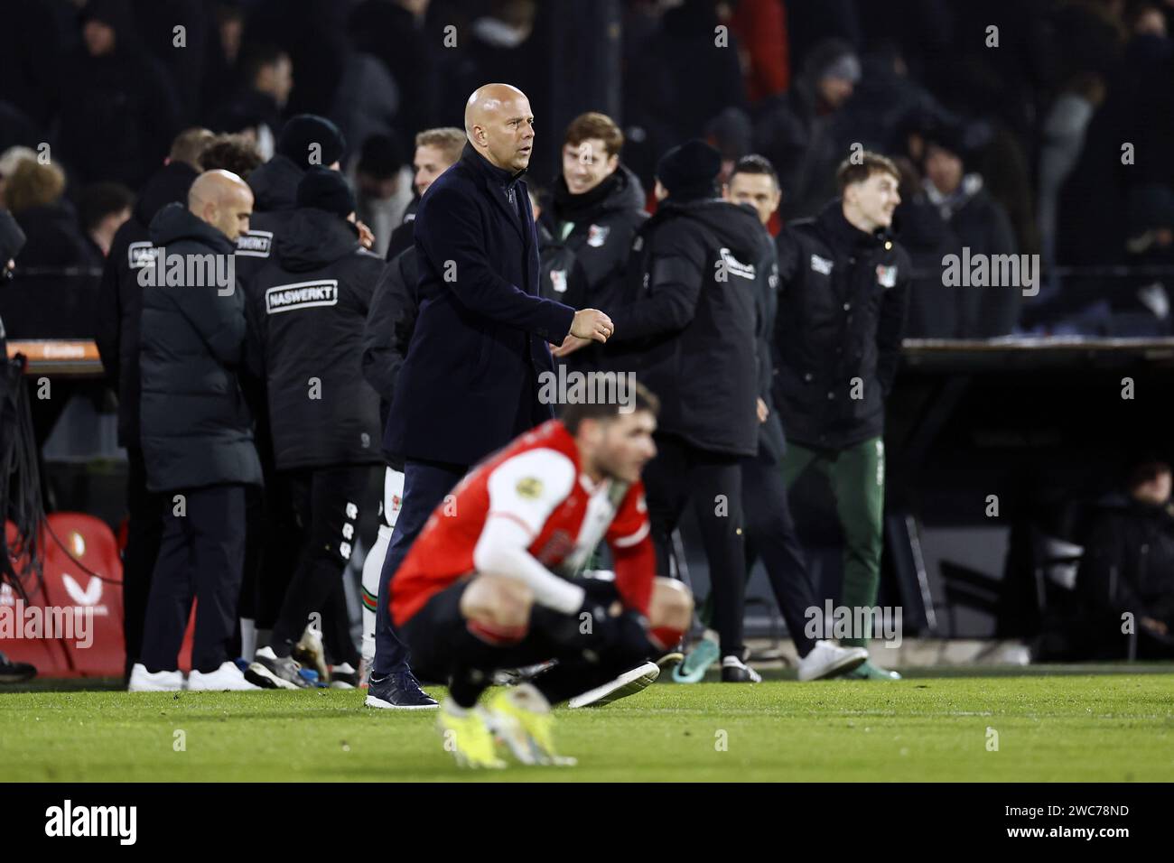 ROTTERDAM - (l-r) Feyenoord coach Arne Slot and Santiago Gimenez of ...