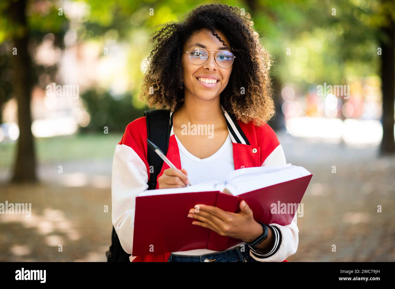 African student degree hi-res stock photography and images - Alamy
