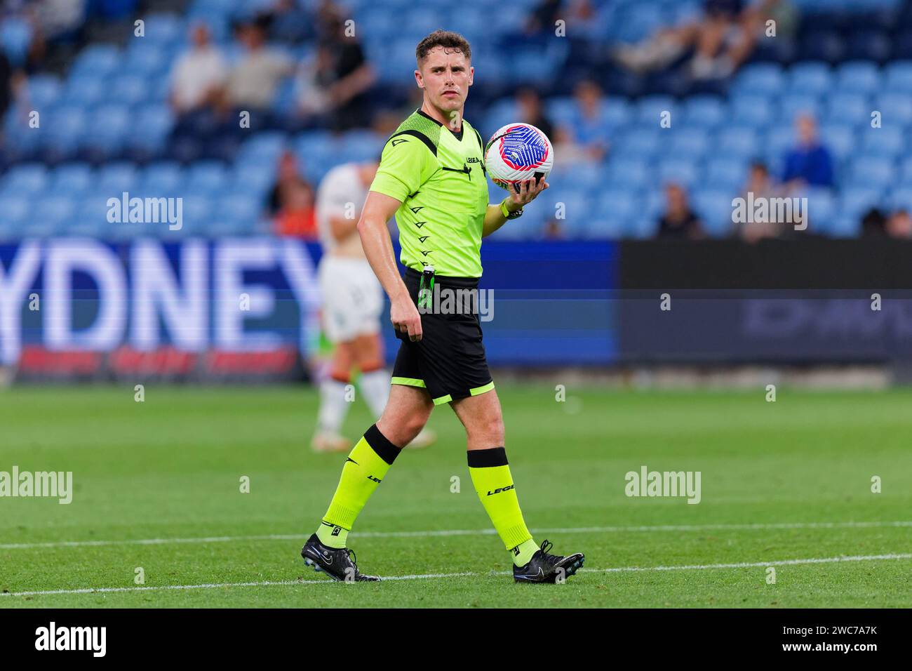 Sydney, Australia. 14th Jan, 2024. Match referee, Jack Morgan prepares ...