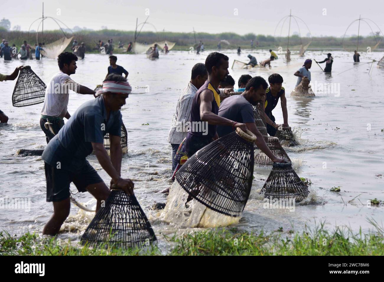 Guwahati, India. 14th Jan, 2024. Villagers are participating in a ...