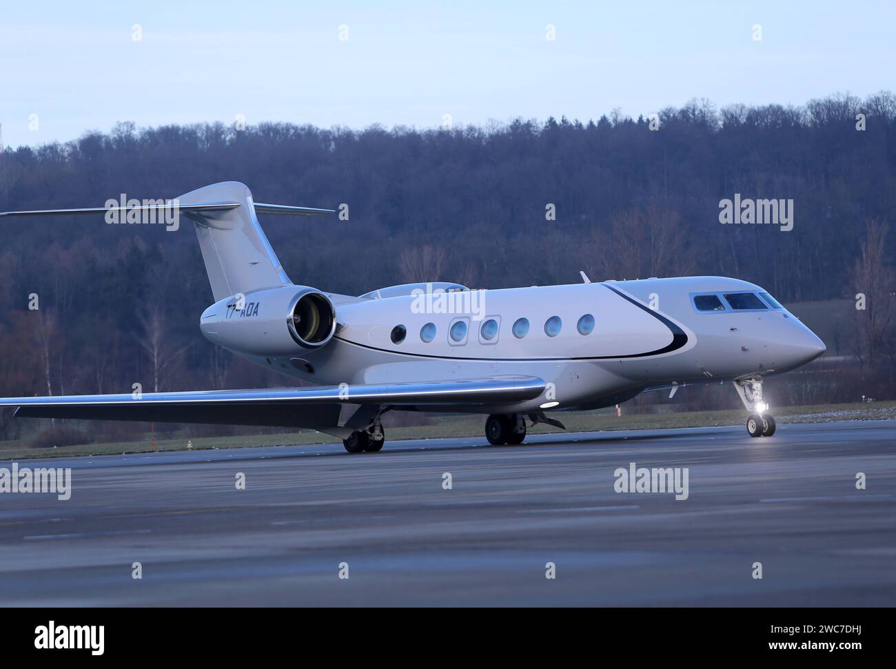 Ein Learjet vom Typ Gulfstream G600 mit der Registrierung T7-ADA nach ...