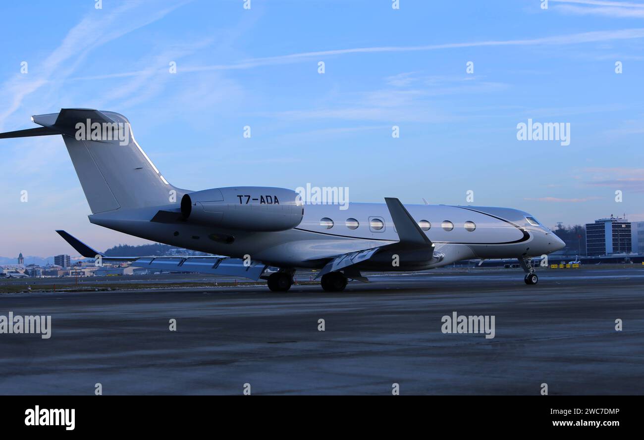 Ein Learjet vom Typ Gulfstream G600 mit der Registrierung T7-ADA nach ...