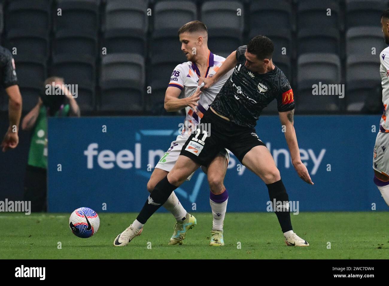 Parramatta, Australia. 14th Jan, 2024. Jacob Muir (L) of the Perth ...