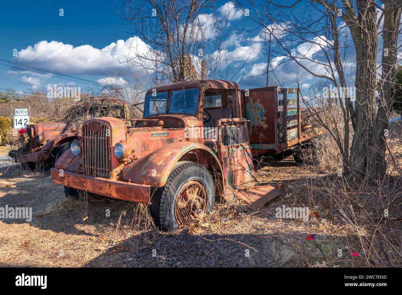 Corner of ma routes 10 and 142 hi-res stock photography and images - Alamy