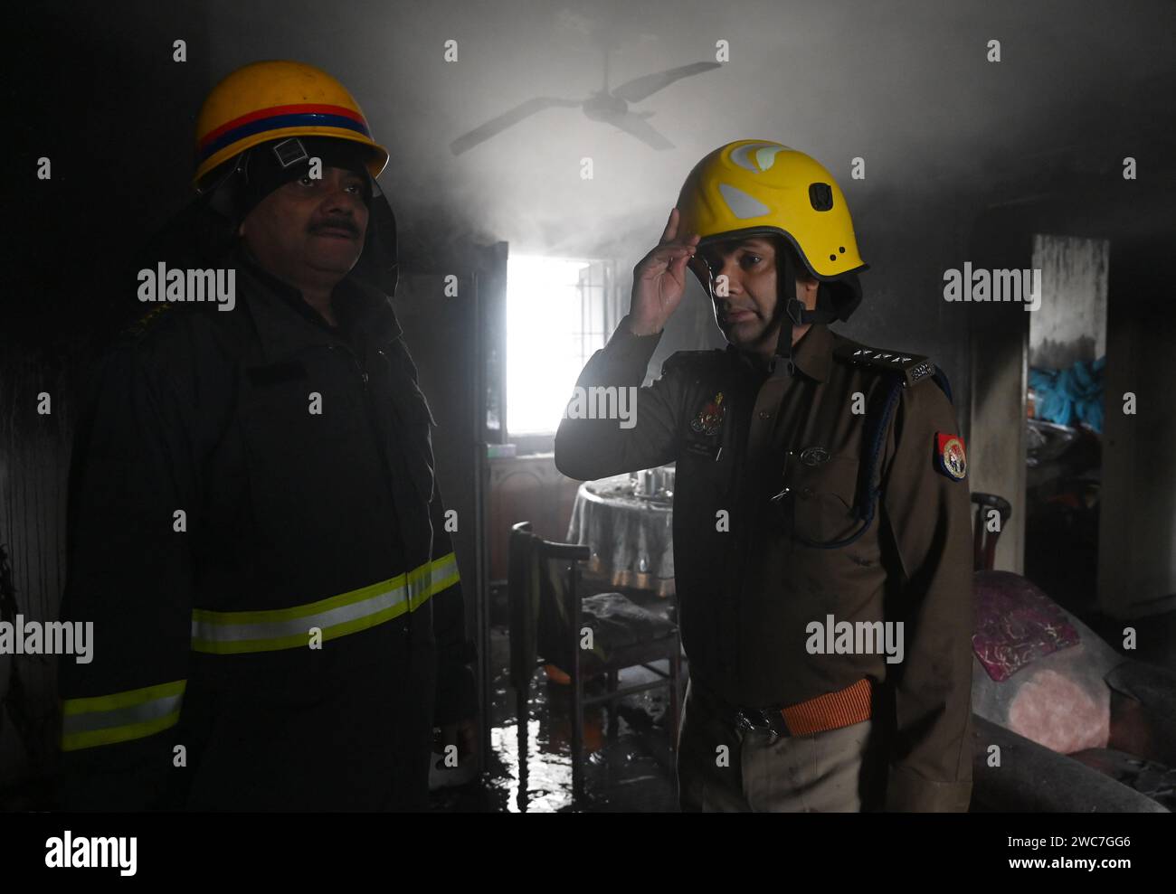 Noida, India. 14th Jan, 2024. NOIDA, INDIA - JANUARY 14: A team of Firefighters trying to ...