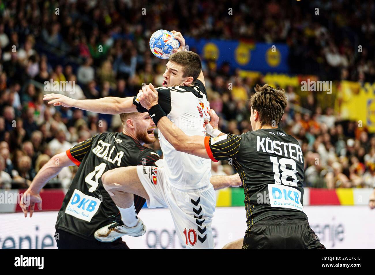 Berlin, Deutschland. 14th Jan, 2024. Wurf/Tor Marko Mitev ...