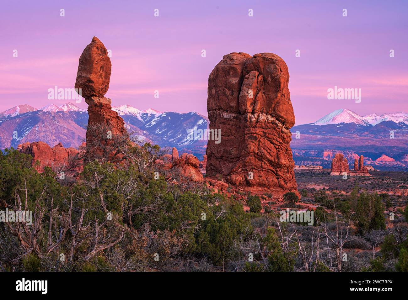 Balancing rock arches national hi-res stock photography and images - Alamy