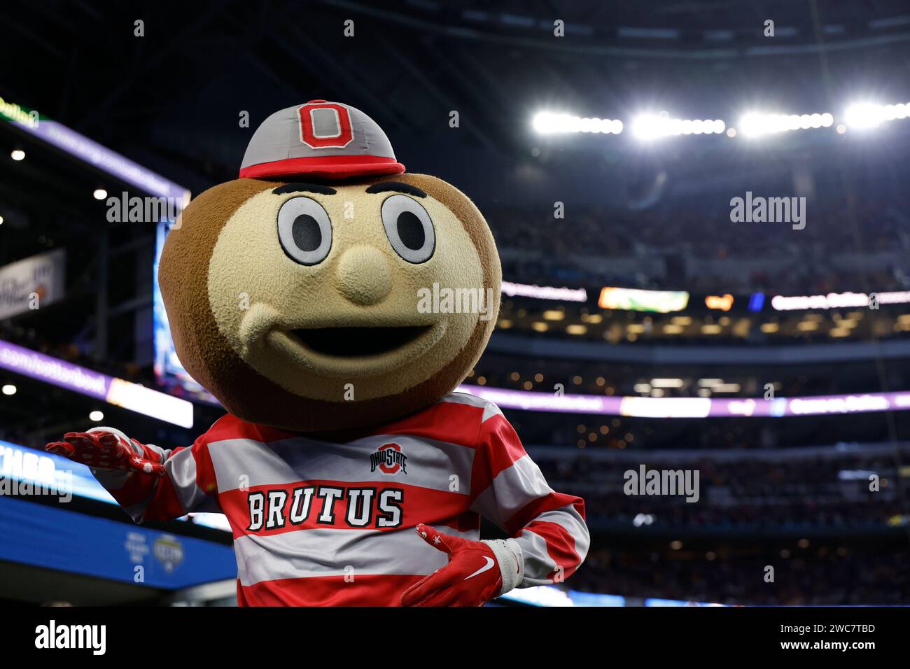 Brutus, Ohio State’s mascot at the Cotton Bowl between the Missouri ...