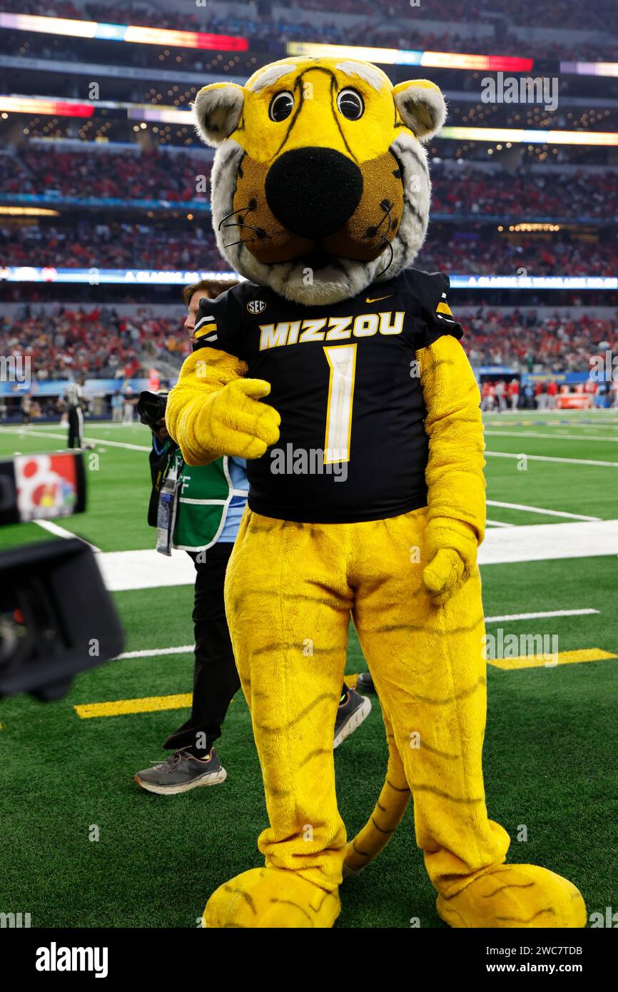 Truman the Tiger, Missouri’s mascot at the Cotton Bowl between the ...